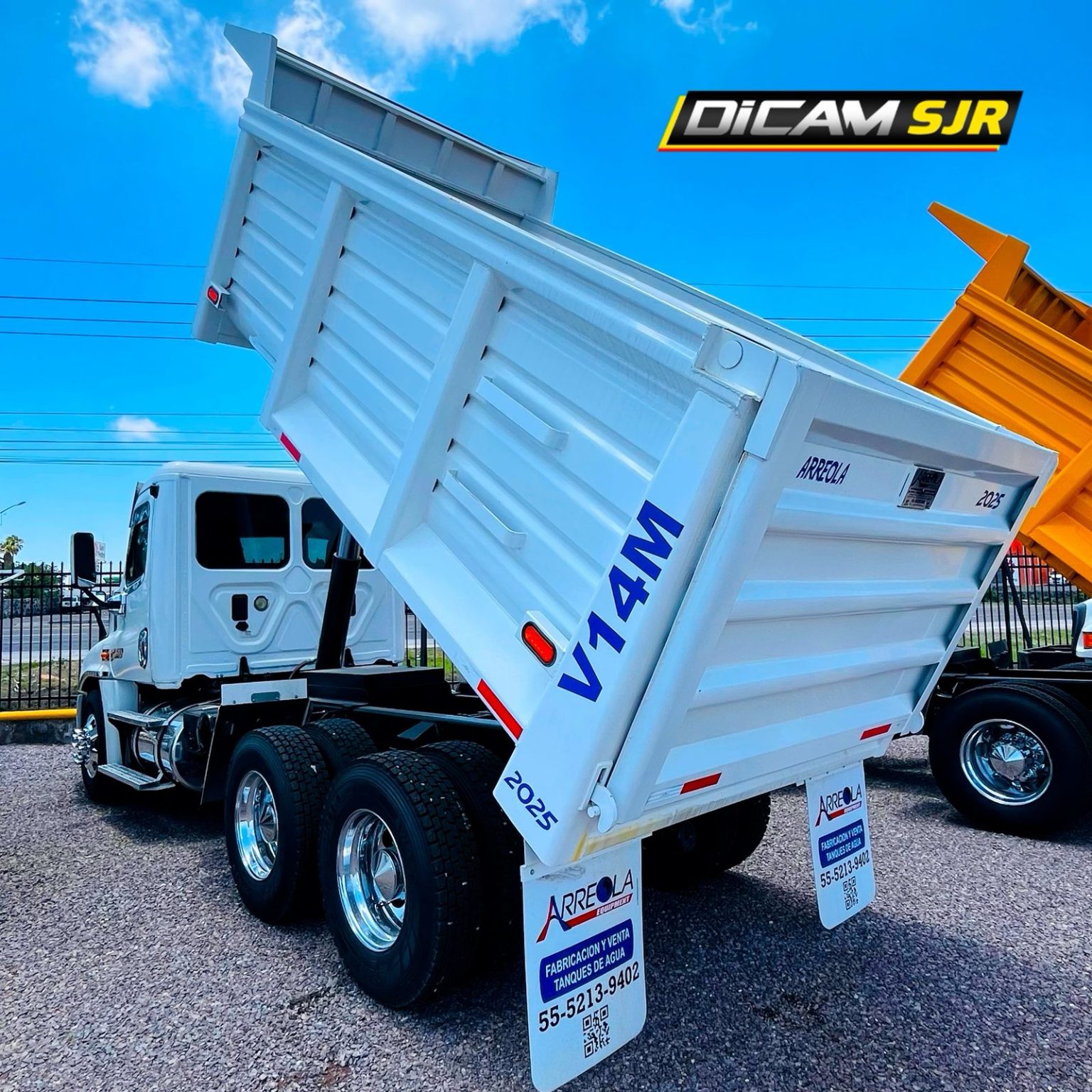 Camión Torton Volteo 14 Metros Freightliner Cascadia Año 2016 - 4998 ...