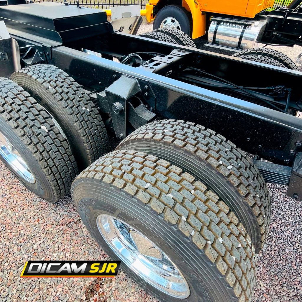 Camión Torton Volteo 14 Metros Freightliner Cascadia Año 2016 - 4998 ...