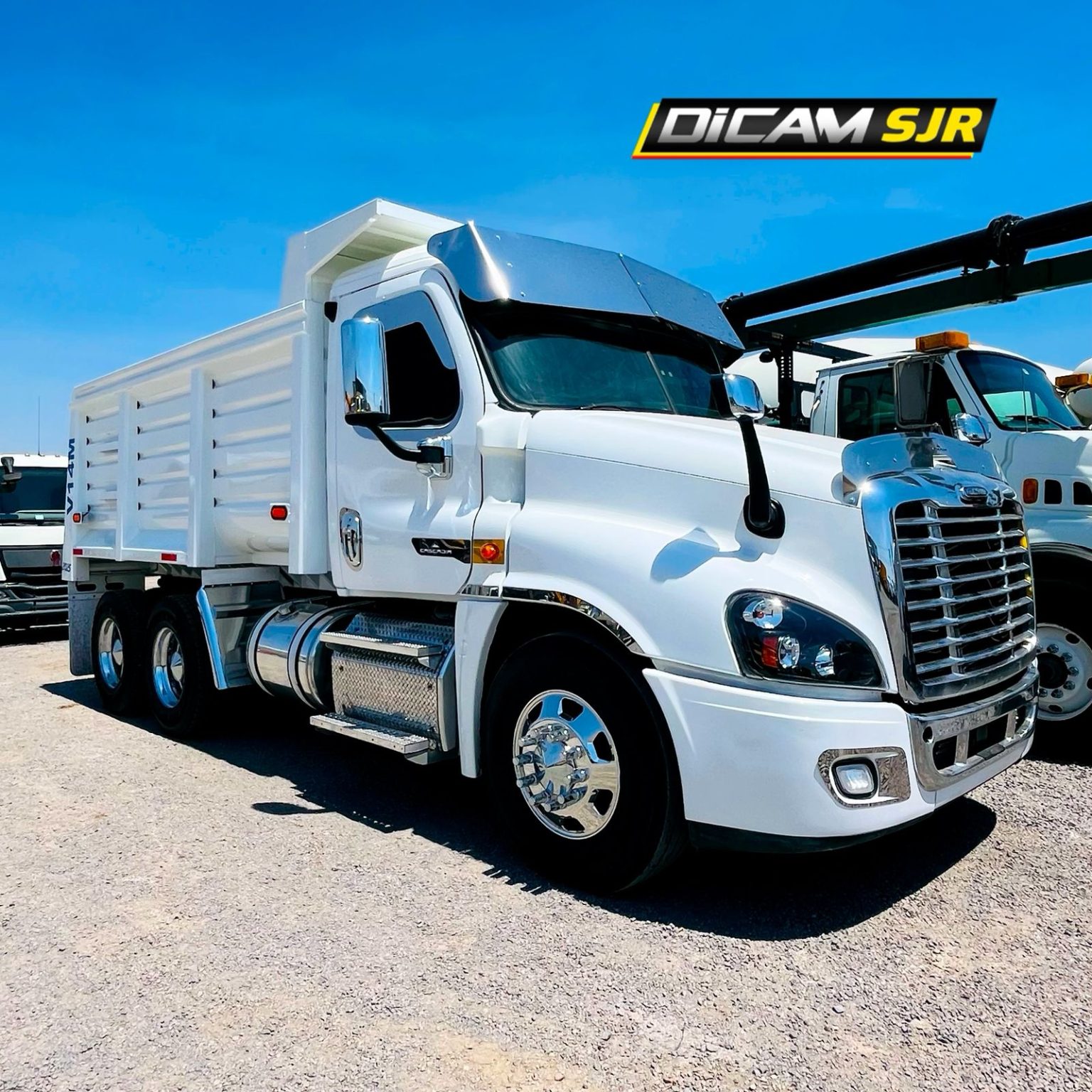 Camión Torton Volteo 14 Metros Freightliner Cascadia Año 2016 - 4998 ...