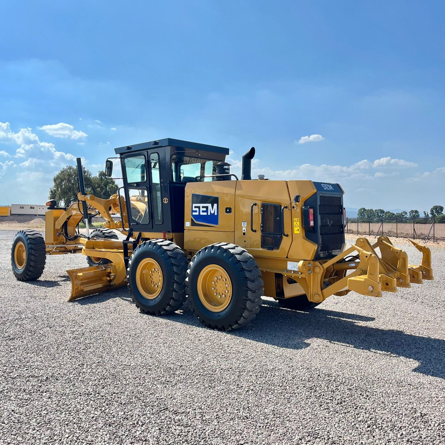 Motoniveladora Marca SEM 922F Año 2025 - 1479 F152 - DICAM SERVICES