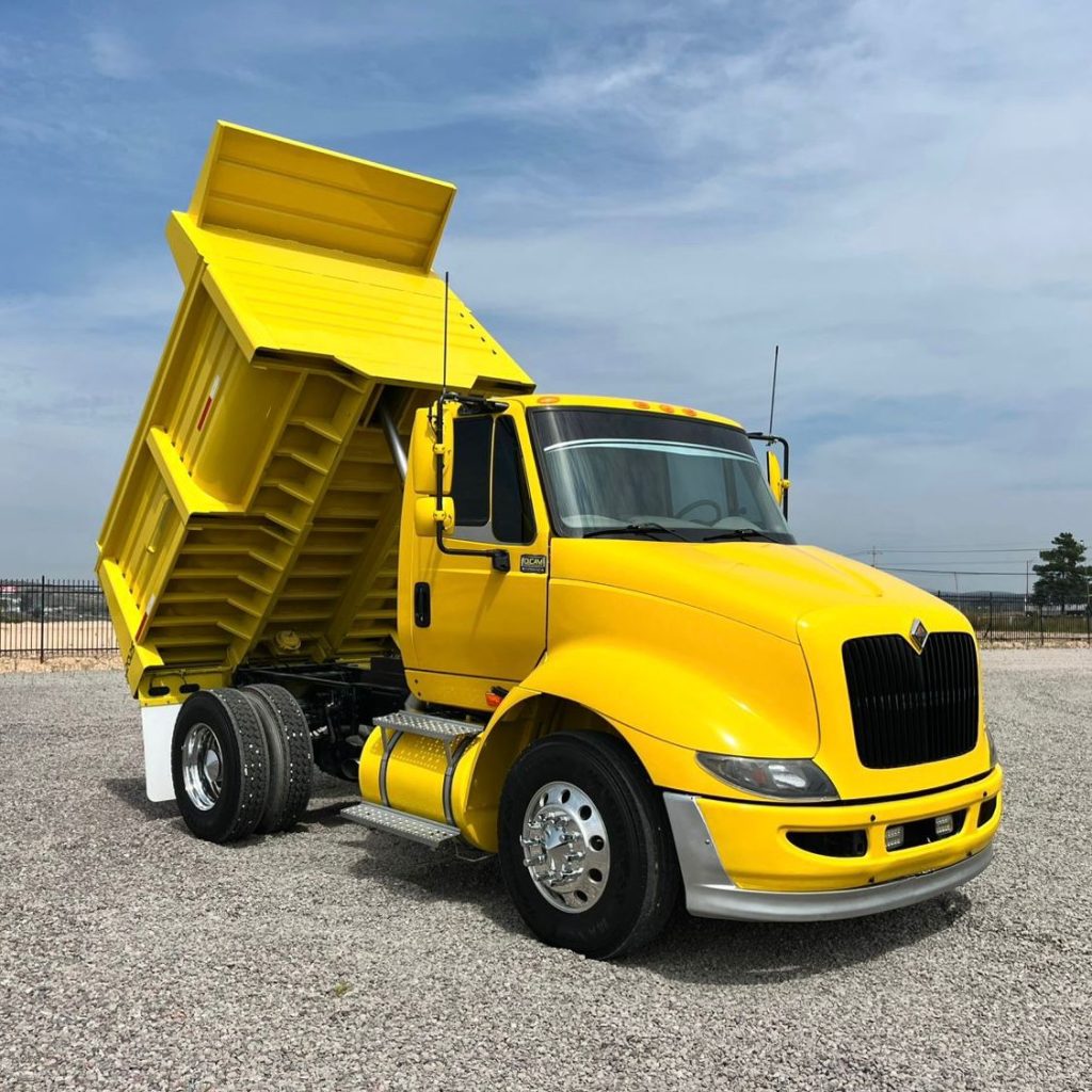 Camión Torton Volteo 14 Metros Freightliner Cascadia Año 2016 - 4998 ...