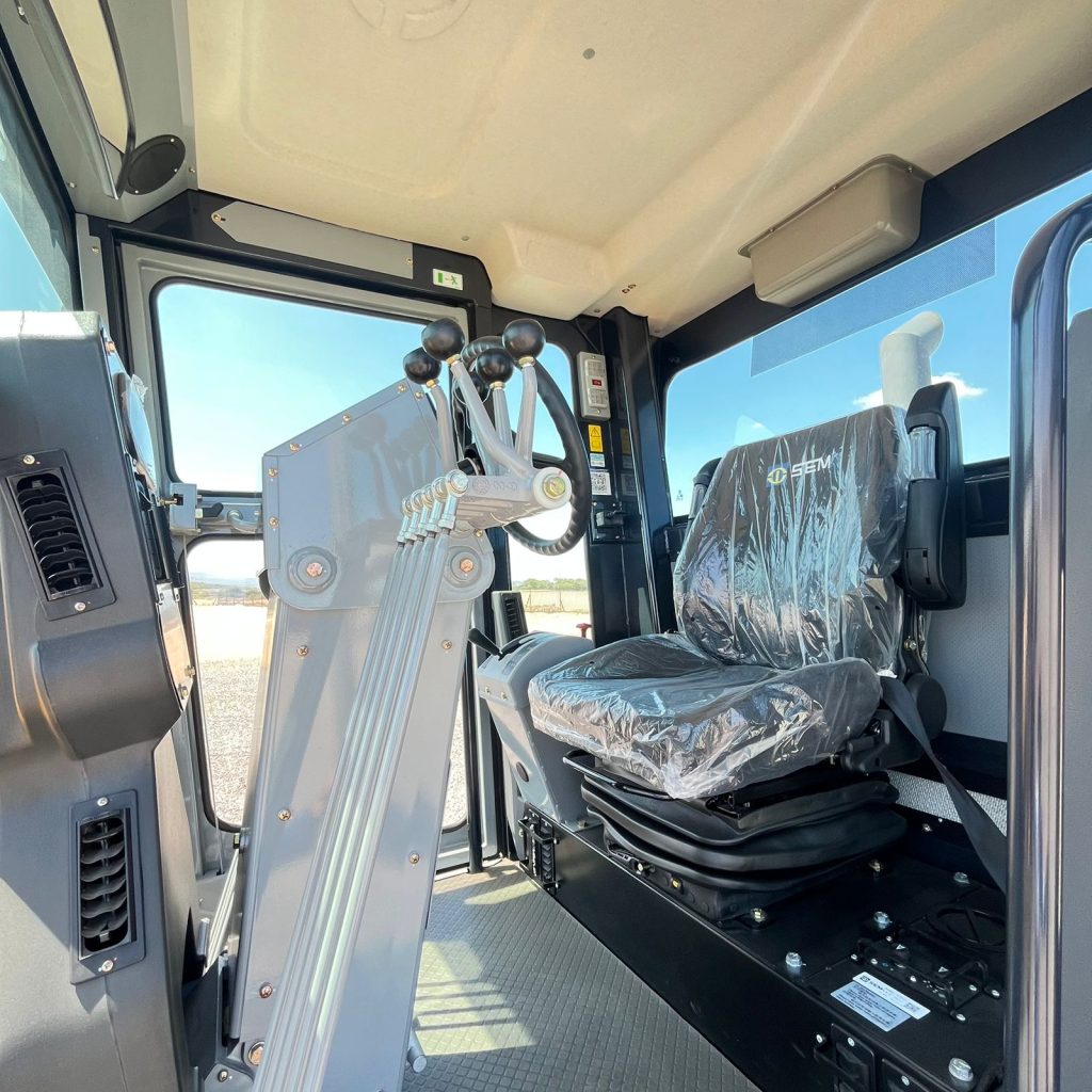 Motoniveladora Marca SEM 922F Año 2025 – 0434 F153 - DICAM SERVICES